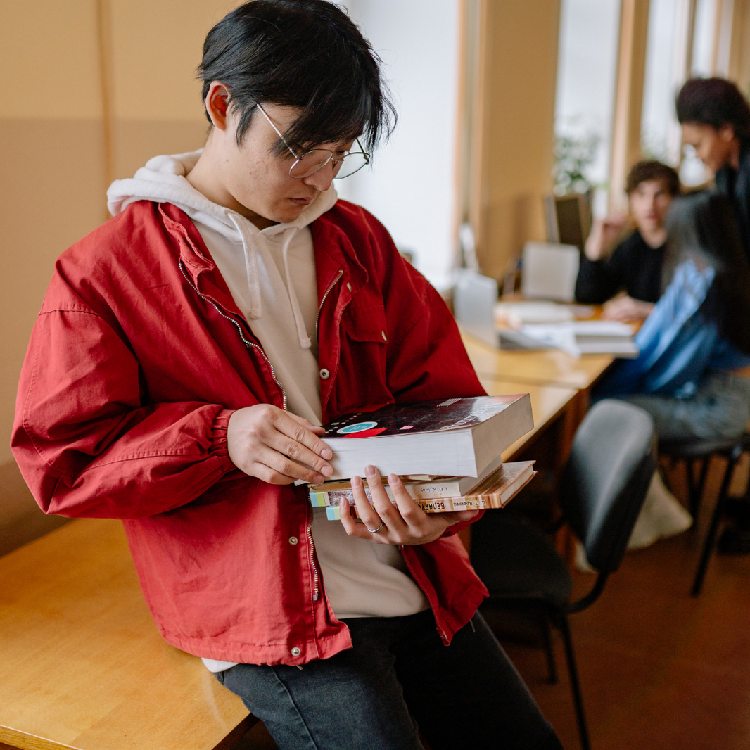 Must-Try College Outfits You Can’t Miss This Semester - Veirdo